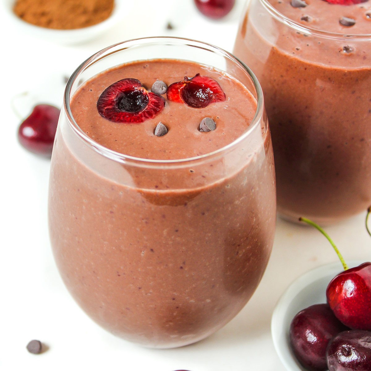 Chocolate Cherry Smoothie (Vegan!) - The Garden Grazer